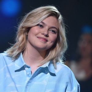 Louane - Paroles de « maman (Eurovision 2025)