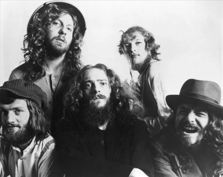 Jethro Tull - Thick As A Brick (Part I & II) lyrics