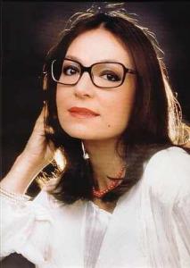 Nana Mouskouri - Paroles de « Soleil Soleil